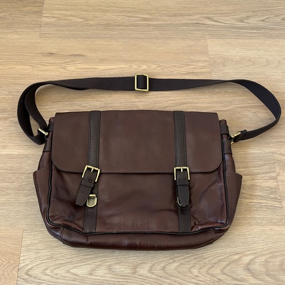 Fossil | Bags | Fossil Mens Leather Messenger Bag | Poshmark